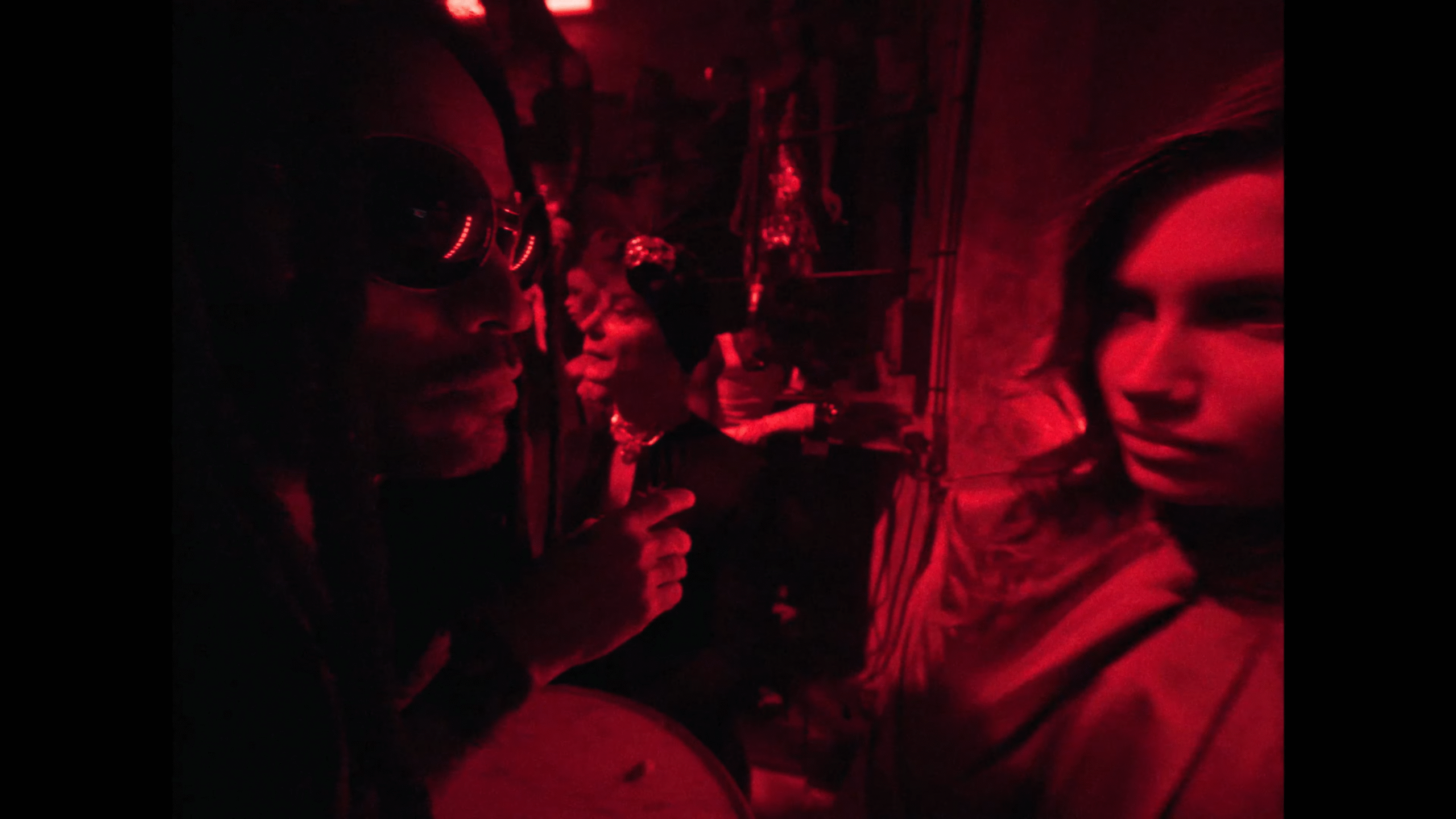 Lenny Kravitz & His Latest Smash Single “Let It Ride.” - Its Not You ...