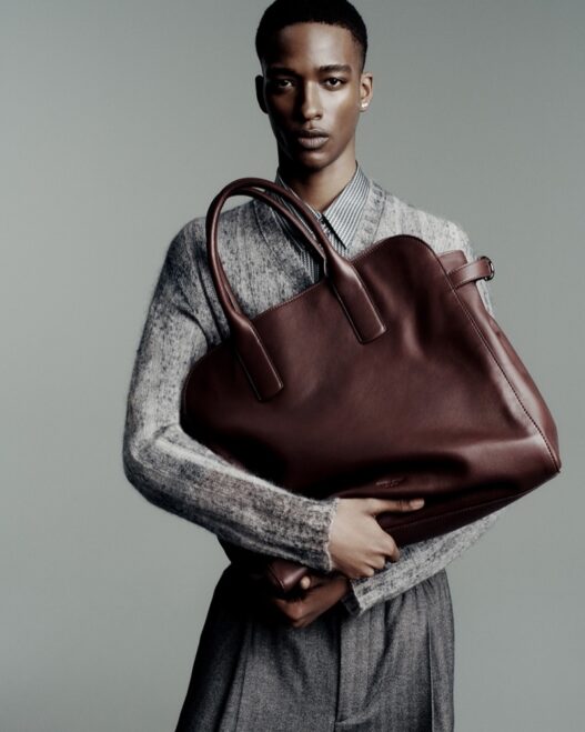 Supermodel Kit Butler Joins Samuel Elie for Giorgio Armani’s F/W 2025 ...