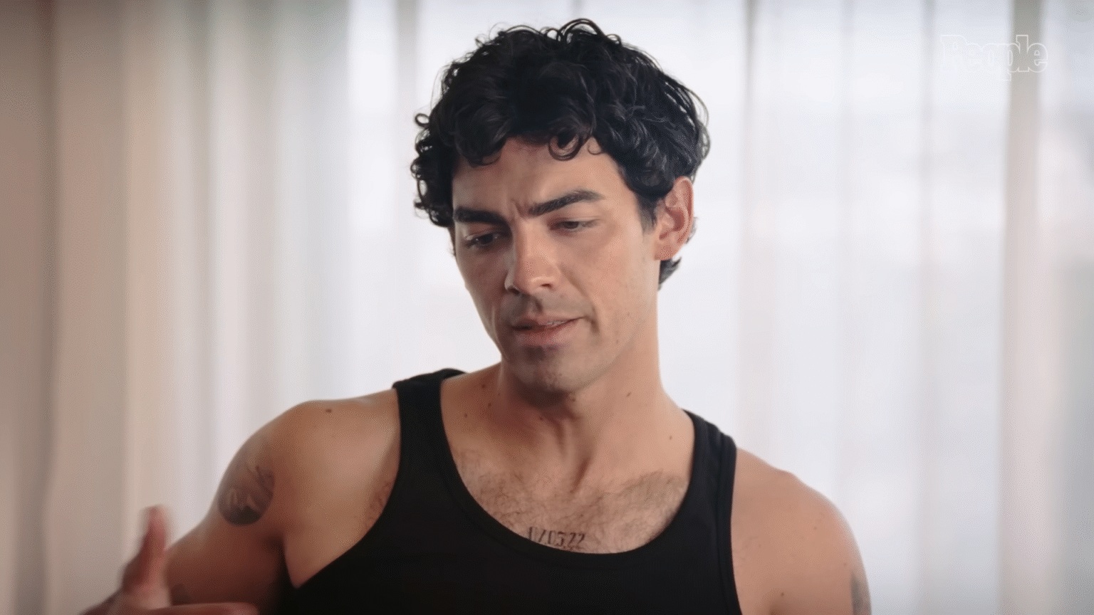 NEW Xmas Watchable: CNN’s “A Roy Wood Jr. ‘Very Merry Holiday Special ...