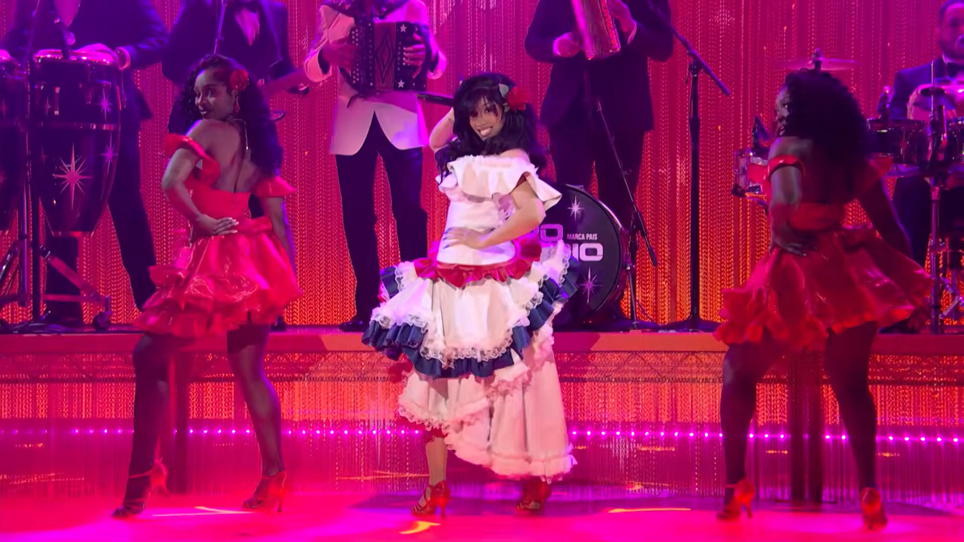 Cardi B Ignites SNL With First‑Ever Performance of “Bodega Baddie“ Live ...