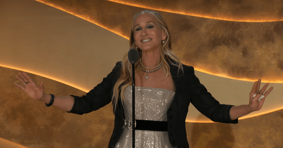 Today, Sarah Jessica Parker Accepted the Carol Burnett Award at ...